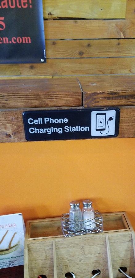 Tablecraft 394565 Cell Phone Charging Station Sign - Black and White, 9 ...