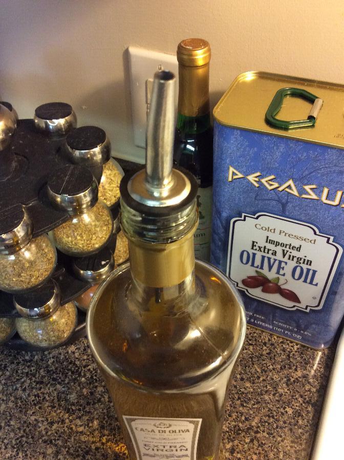 Tablecraft 599P Chrome Plated Oil and Vinegar Bottle Pourer