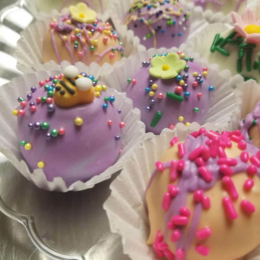 White Fluted Baking Cup / Candy Cup 1 3/4" x 3/8" - 1000/Pack