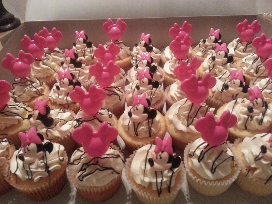 White Fluted Baking Cup 3" x 1 1/4" - 500/Pack