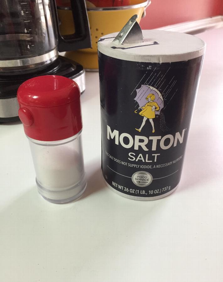 Morton 26 oz. Plain Table Salt Rounds - 24/Case