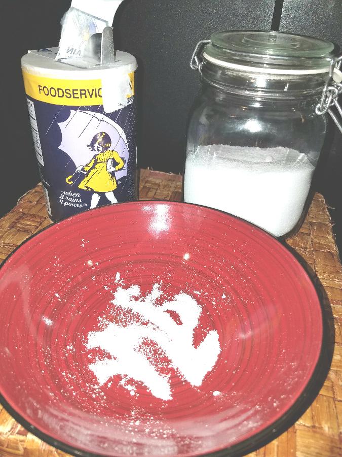 Morton 26 oz. Plain Table Salt Rounds - 24/Case