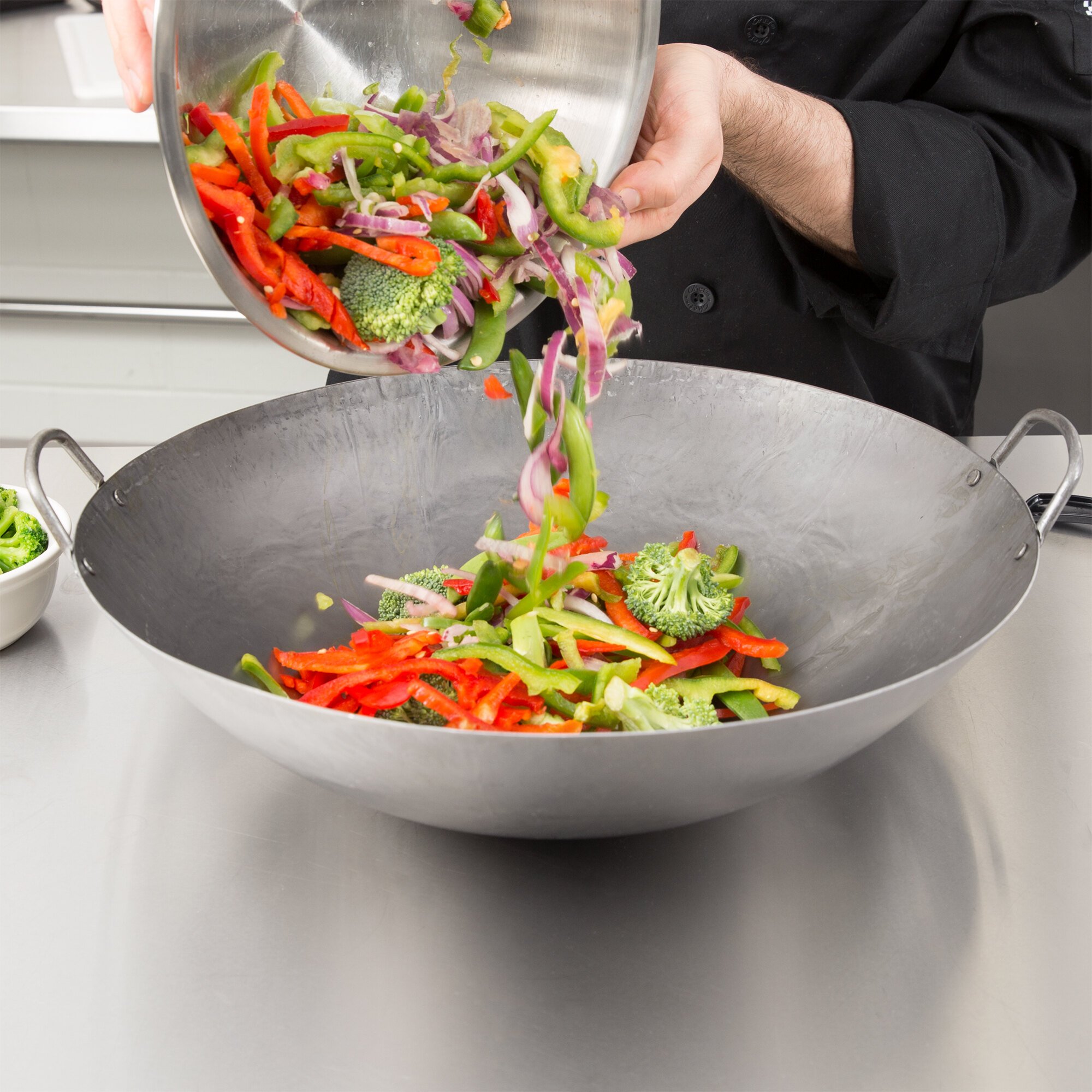 Town 34716 16" Hand Hammered Cantonese Wok