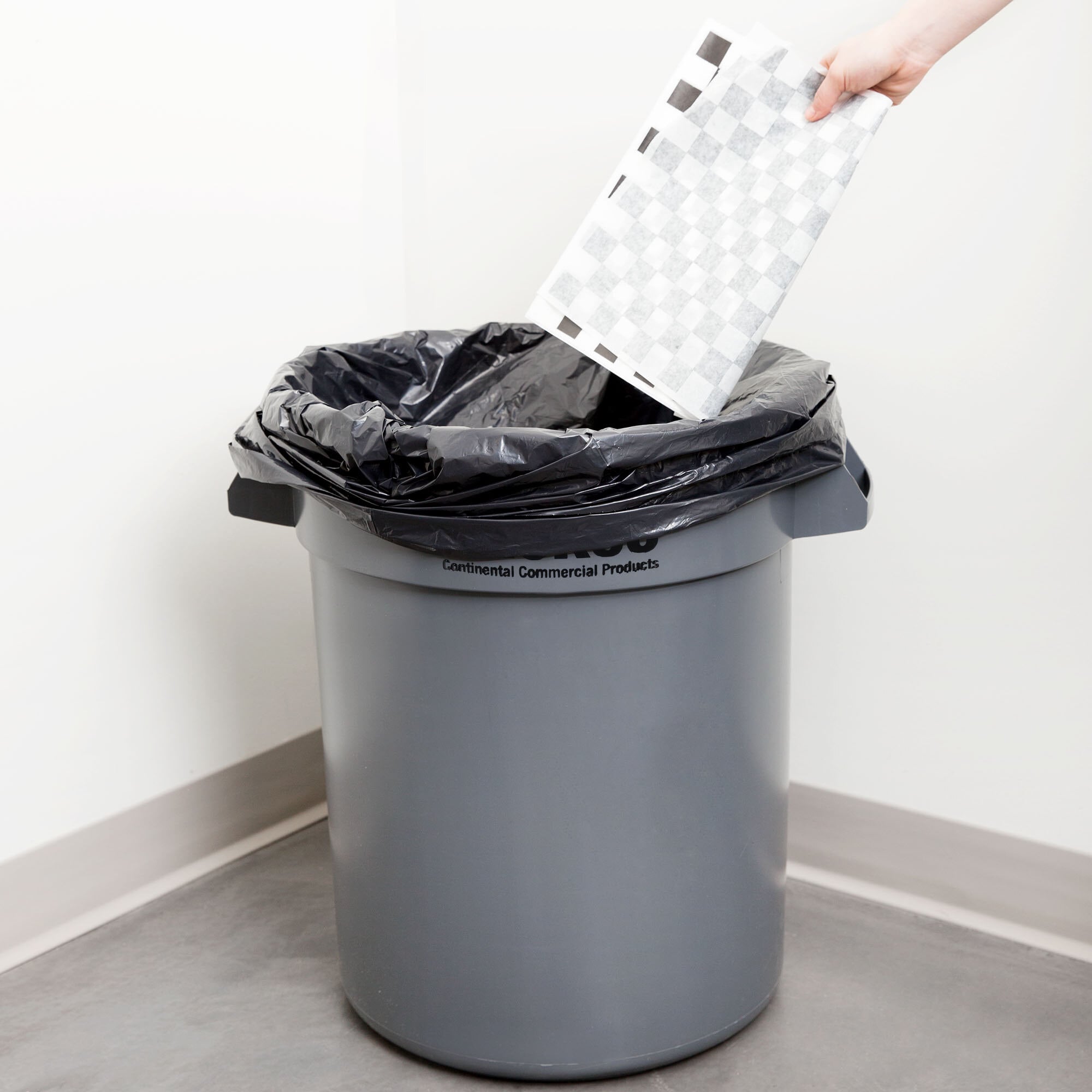 Continental 2000GY Huskee Gray 20 Gallon Trash Can