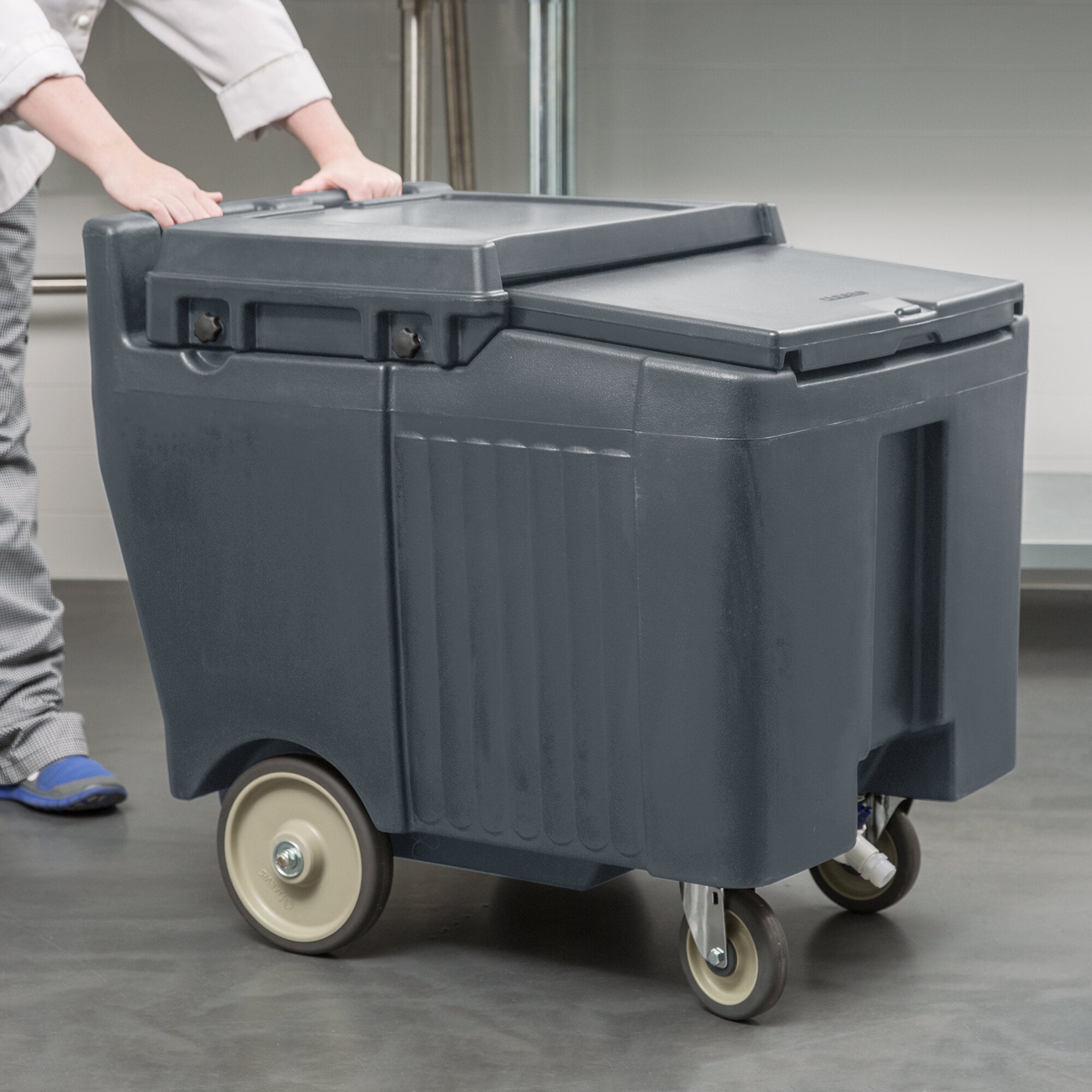 Cambro ICS125LB191 SlidingLid™ Granite Gray Portable Ice Bin - 125 lb ...