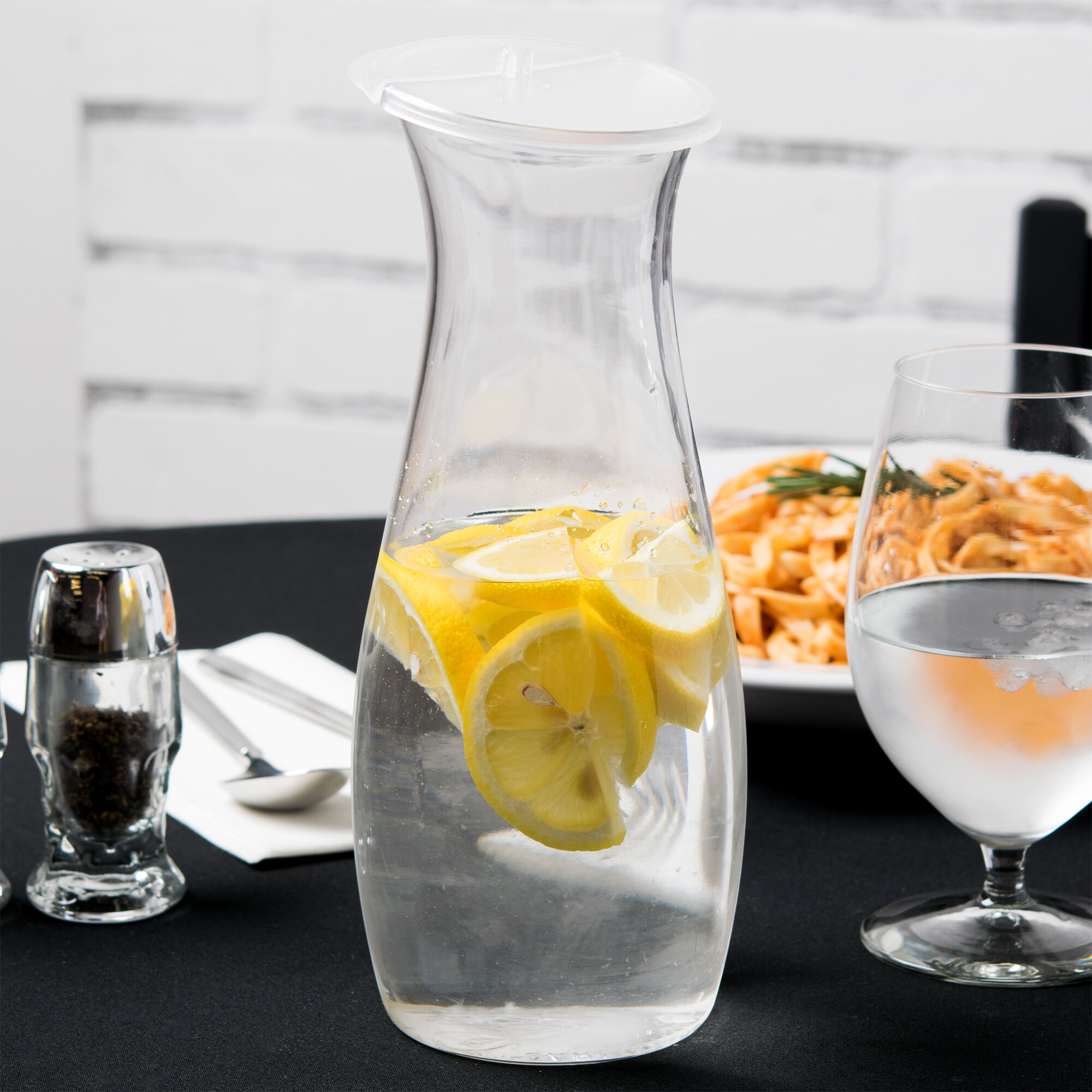 Carlisle 34 oz. Polycarbonate Carafe with Hinged Lid