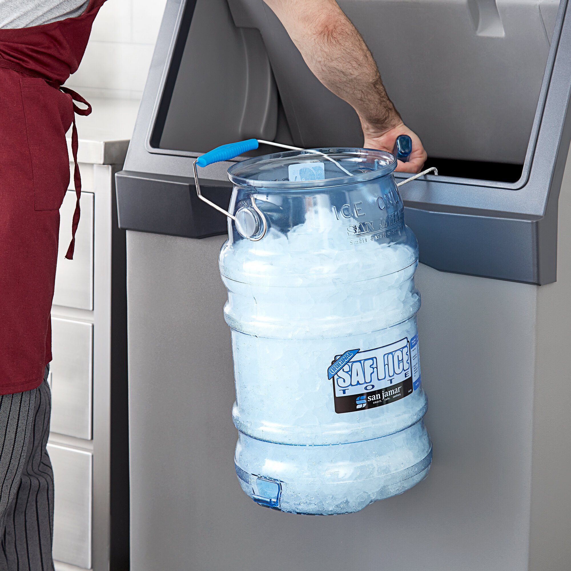 San Jamar SI6000 Saf-T-Ice 6 Gallon Ice Tote