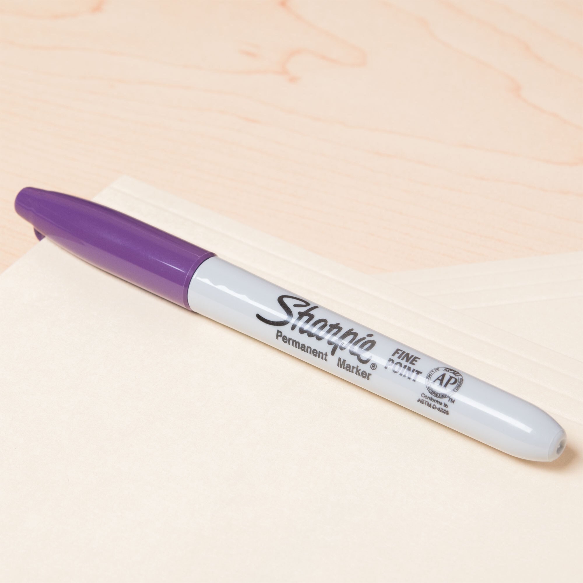 Sharpie 30008 Purple Fine Point Permanent Marker - 12/Pack