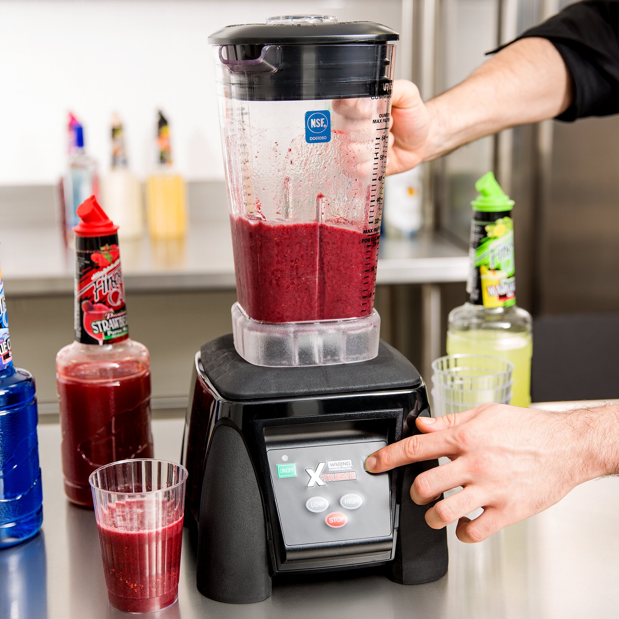 Waring MX1050XTX Xtreme 3 1/2 hp Commercial Blender with Electronic ...