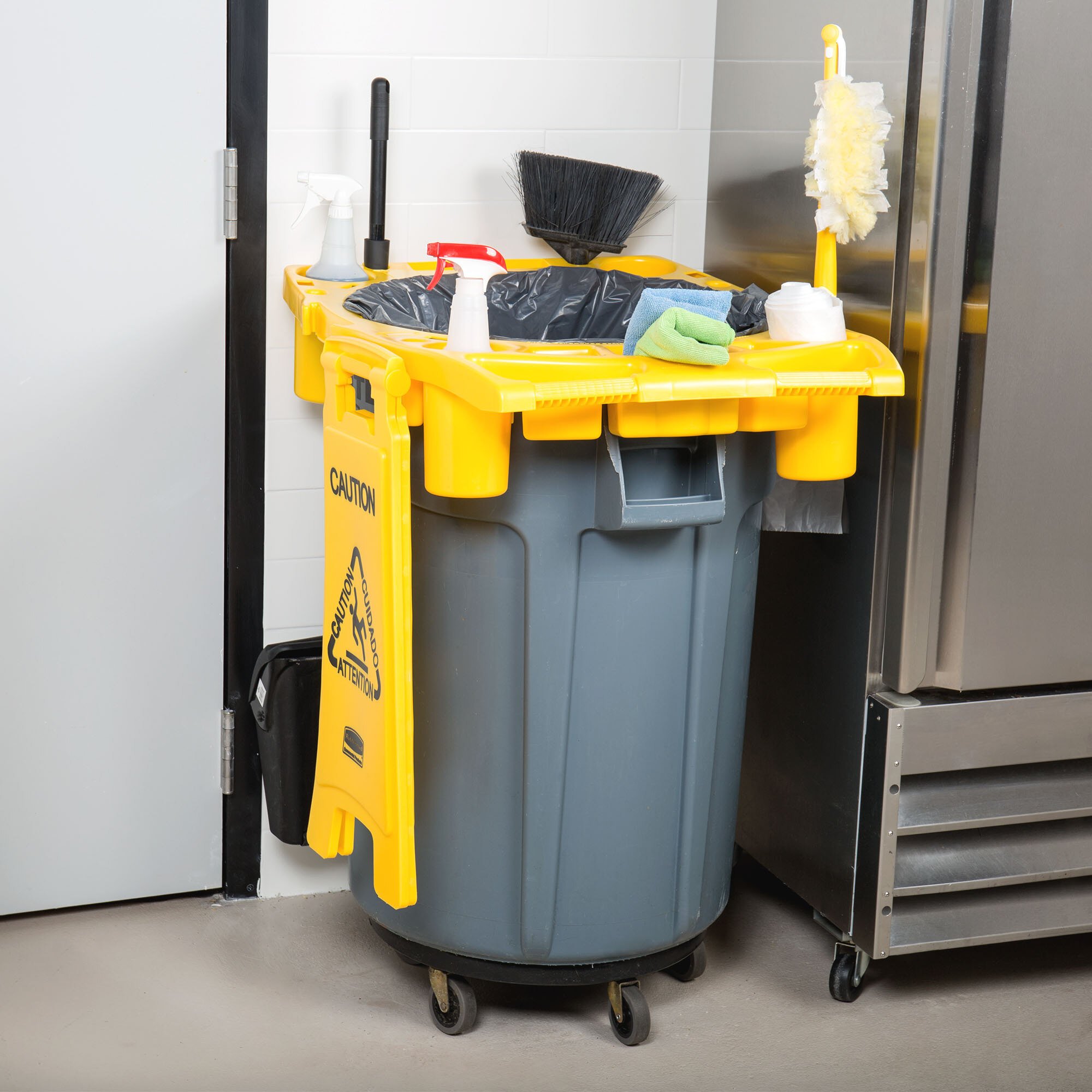 Rubbermaid FG9W8700YEL Brute 44 Gallon Yellow Rim Caddy