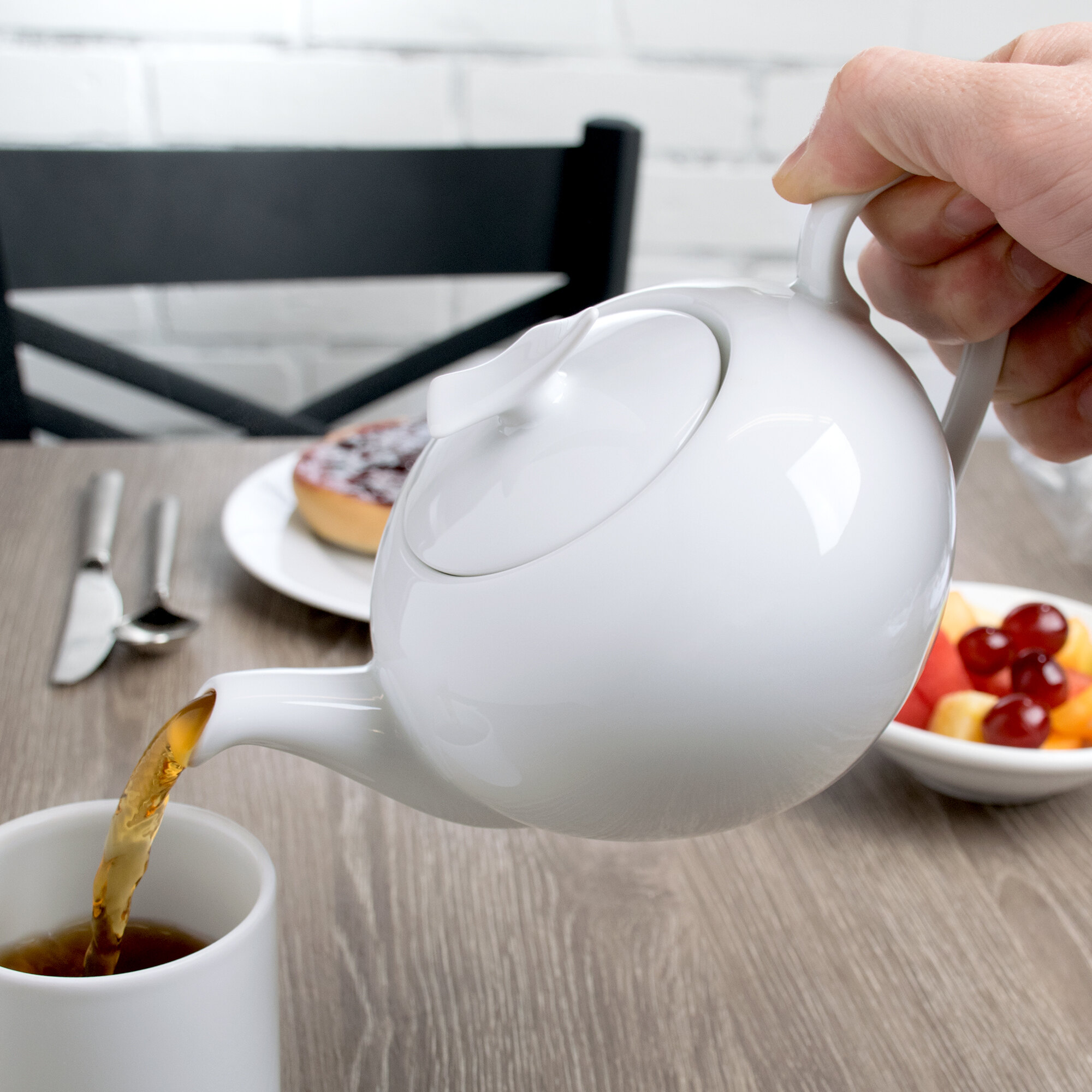 Schonwald 9134550 Fine Dining 15 oz. Continental White Porcelain Teapot ...