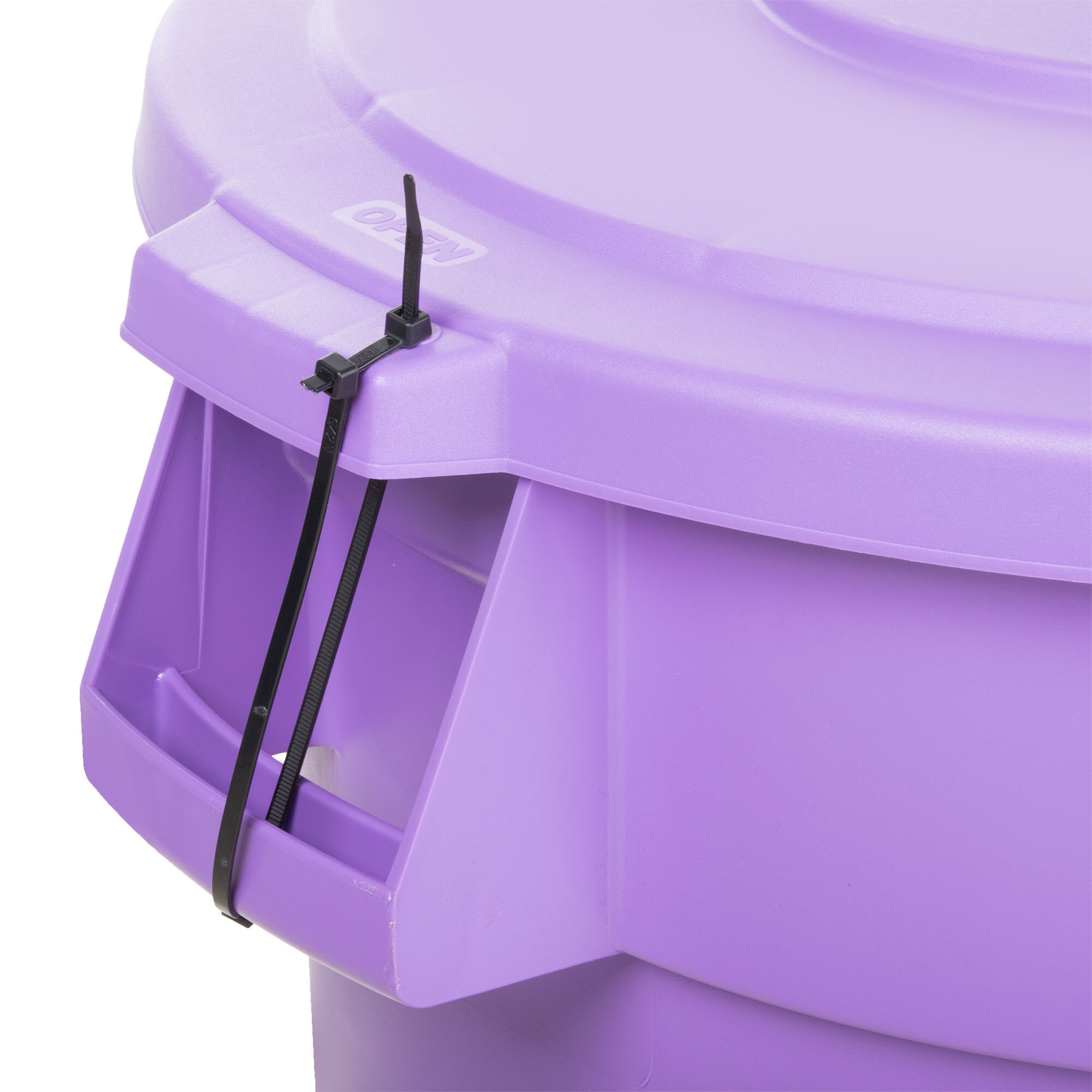 Carlisle 34103289 Bronco 32 Gallon Purple Round Trash Can