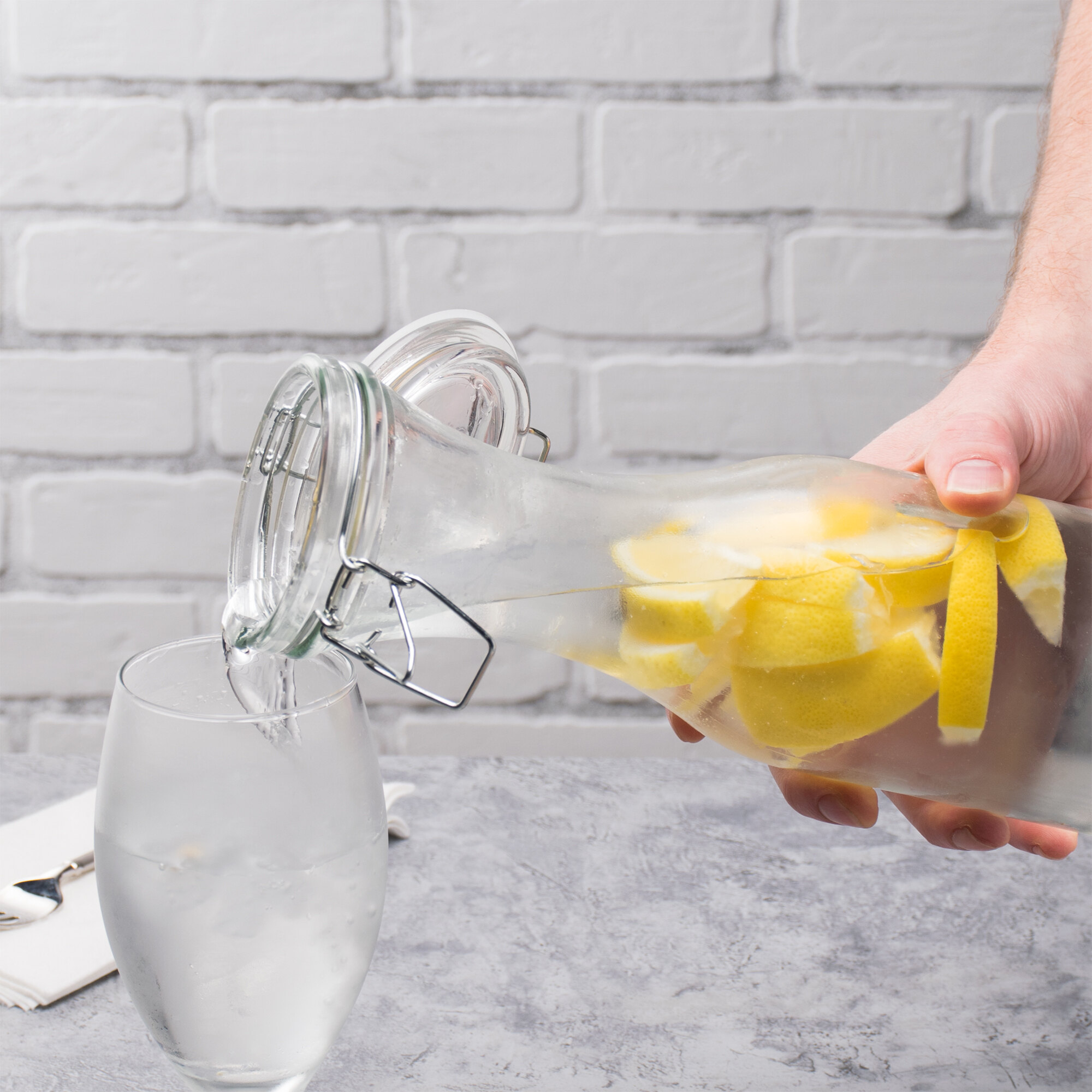 Acopa 33 Oz Glass Carafe With Resealable Lid 12case
