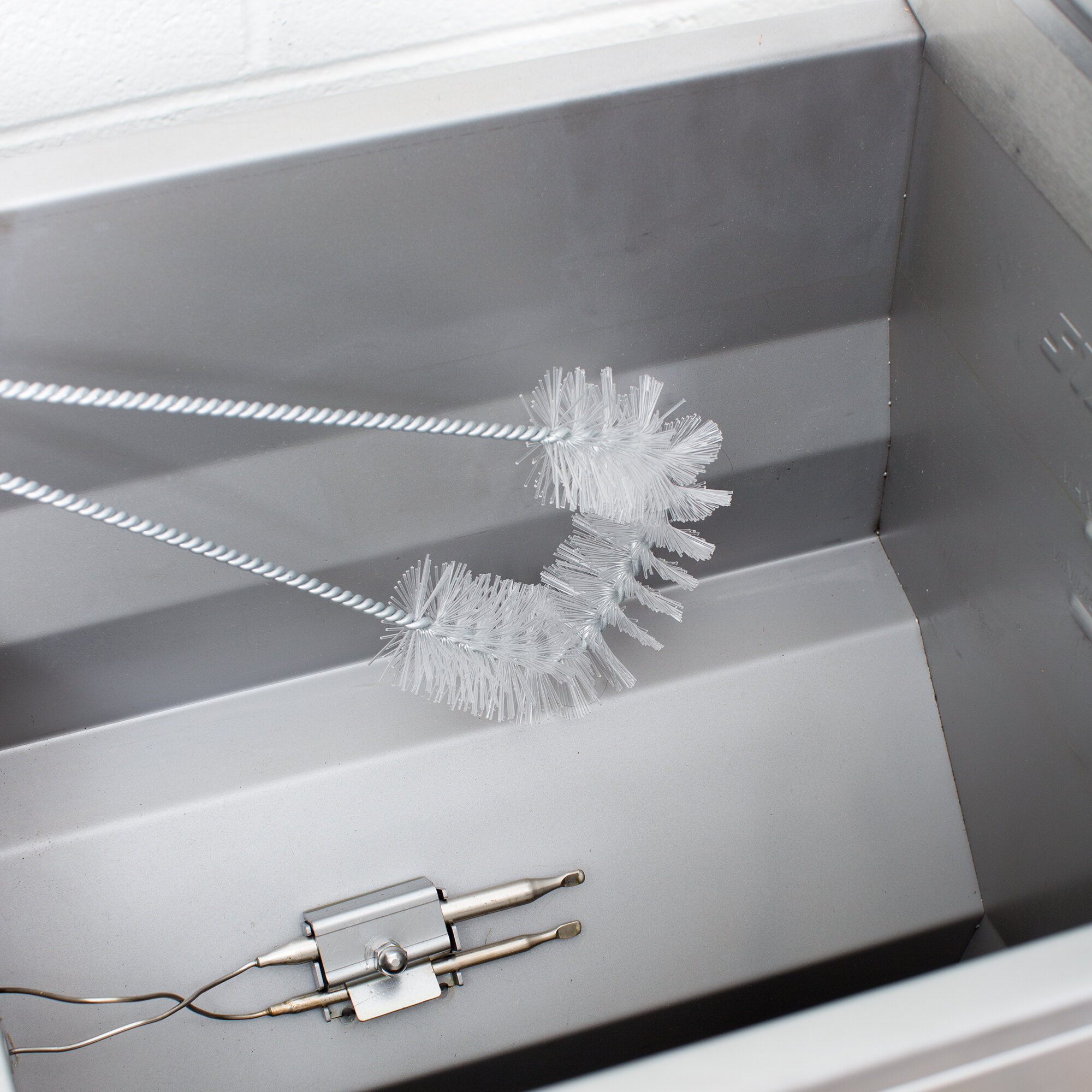 Carlisle 4011205 Sparta Spectrum 24" High-Heat Fryer Brush with Looped ...