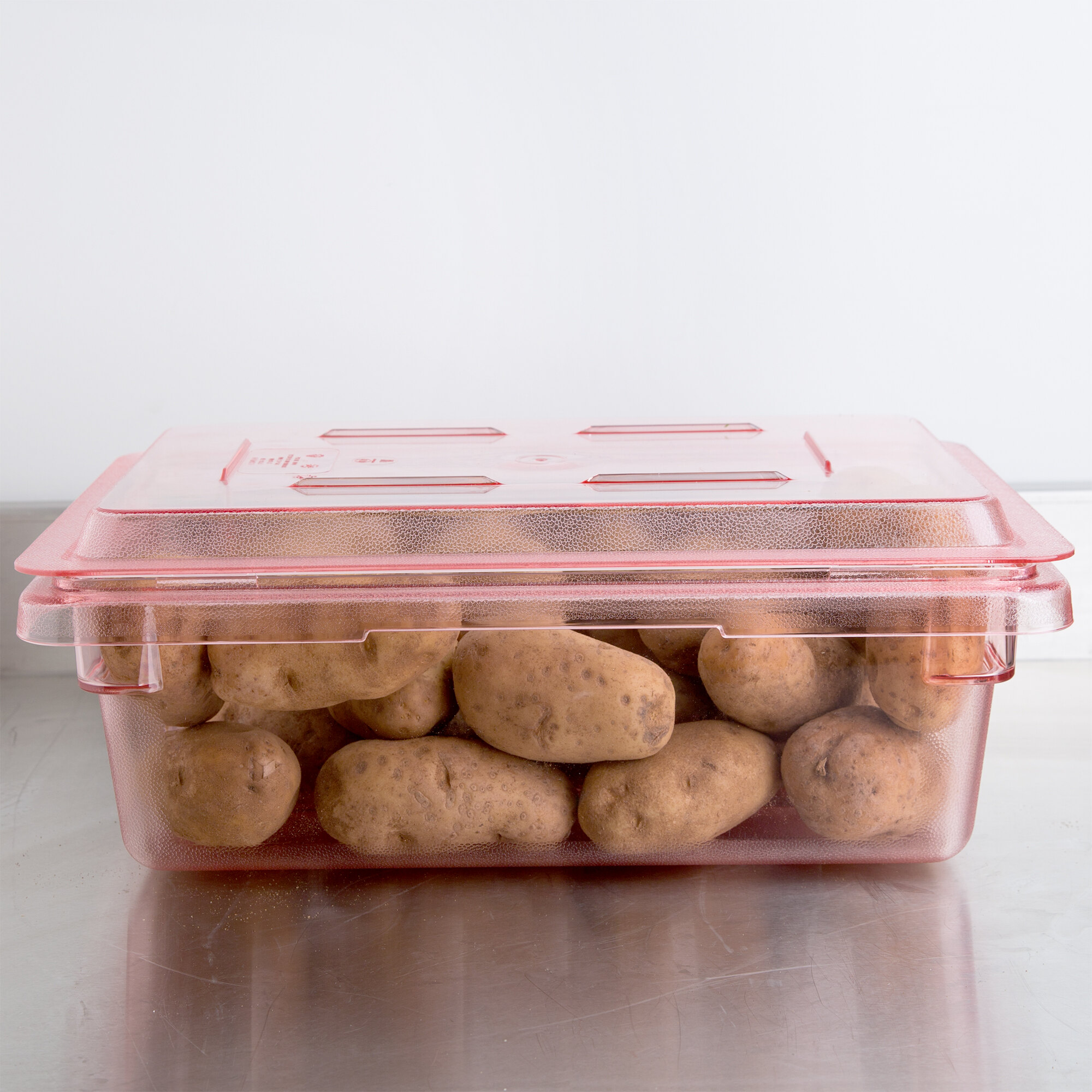 Cambro 12186CW Camwear 18" x 12" x 6" Red Polycarbonate Food Storage Box