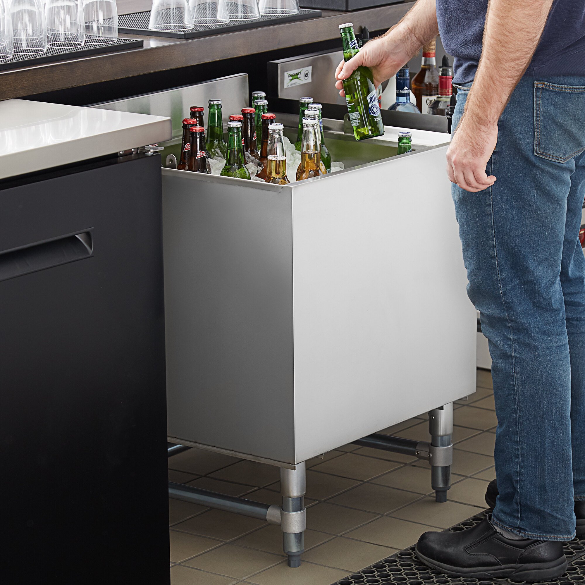 Regency 24" x 24" Stainless Steel Beer Box with 3" Backsplash - 20 3/4 ...