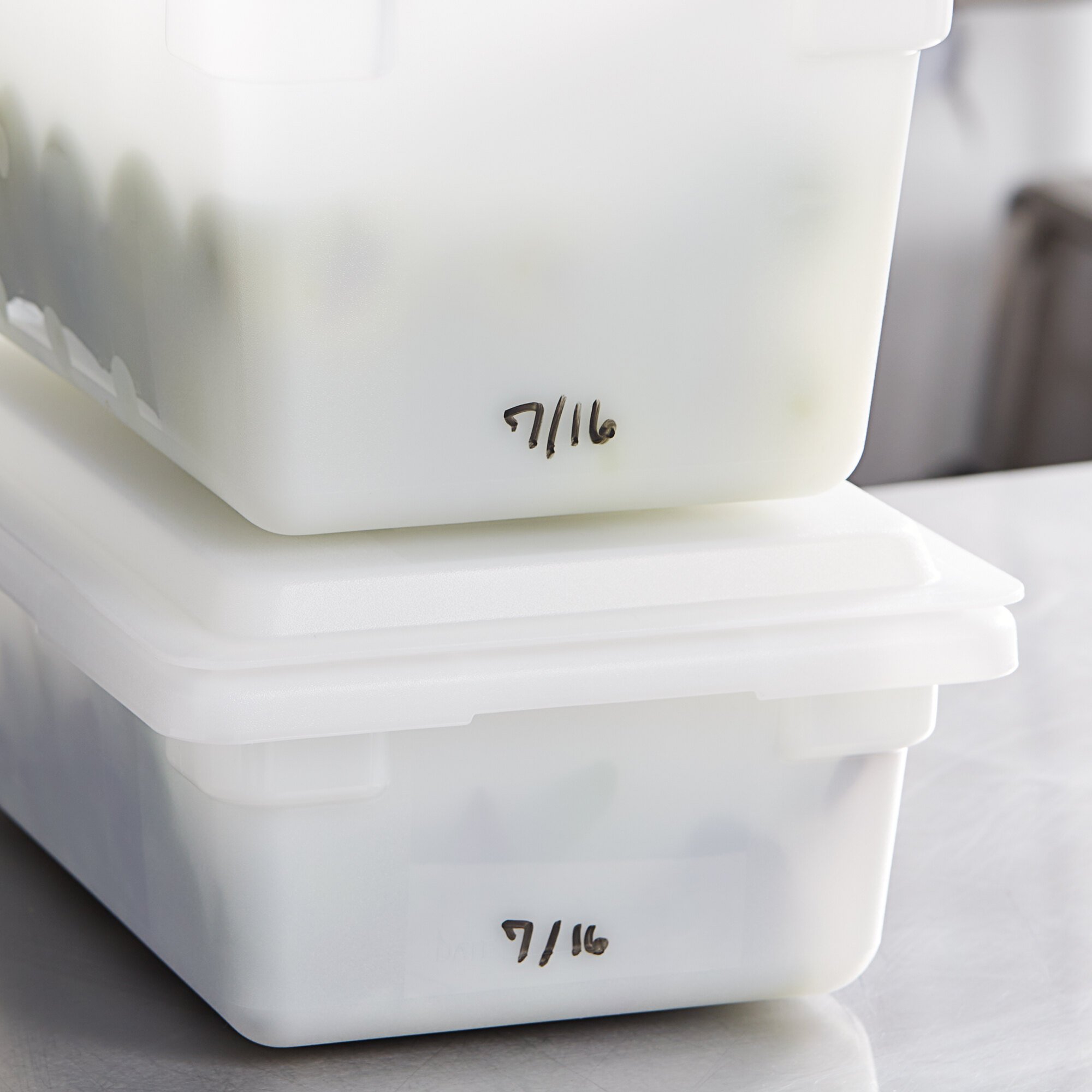 Vigor 18" x 12" x 6" White Polyethylene Food Storage Box