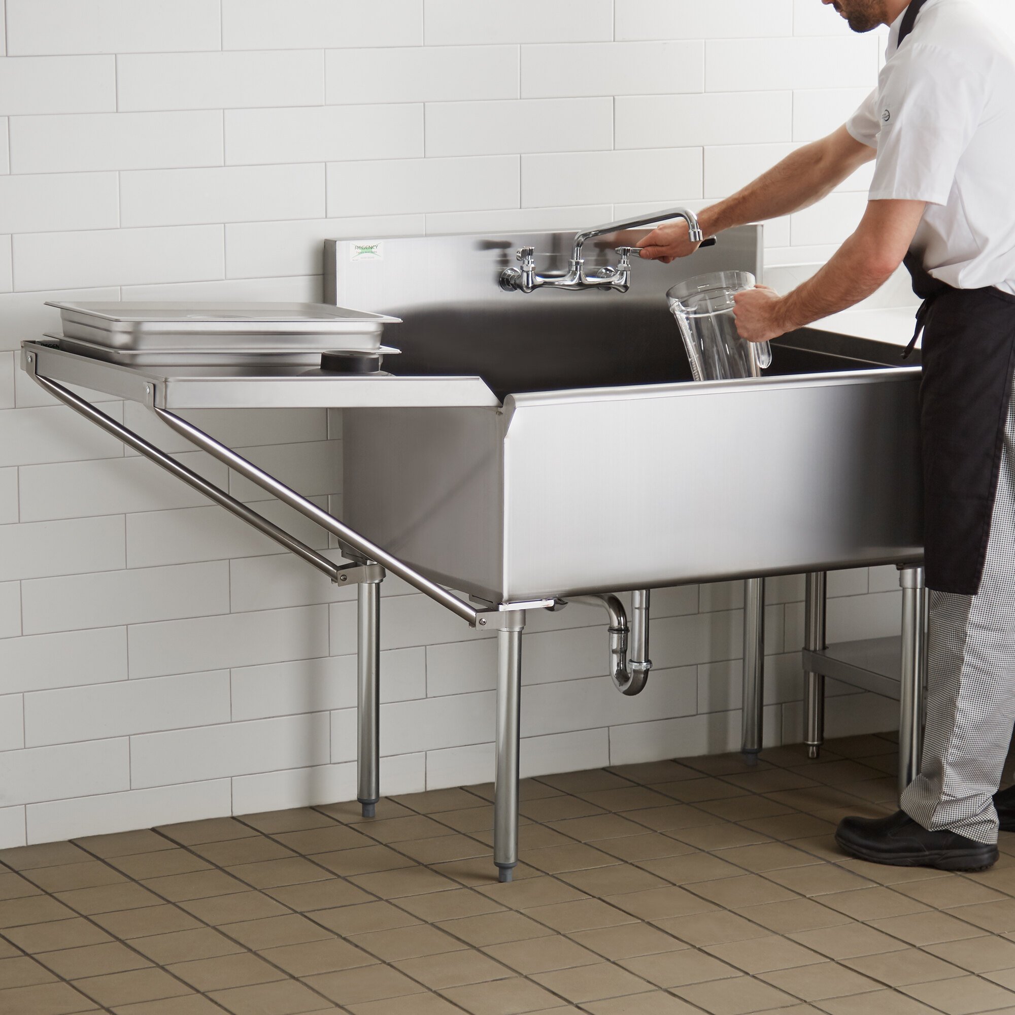 Regency 24" x 24" 18-Gauge Stainless Steel Detachable Drainboard