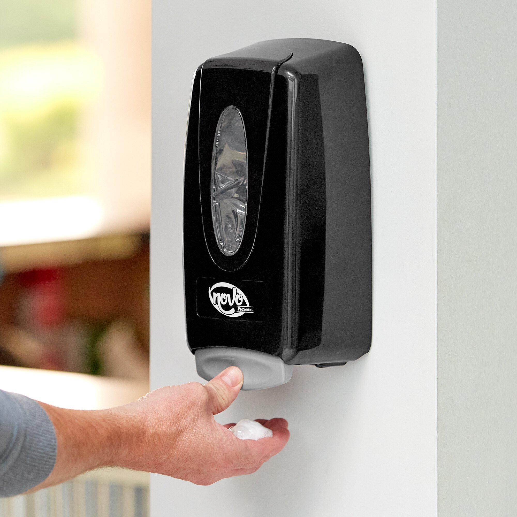 Noble Chemical Novo Pro Series Black Manual Foam Hand Soap / Sanitizer ...