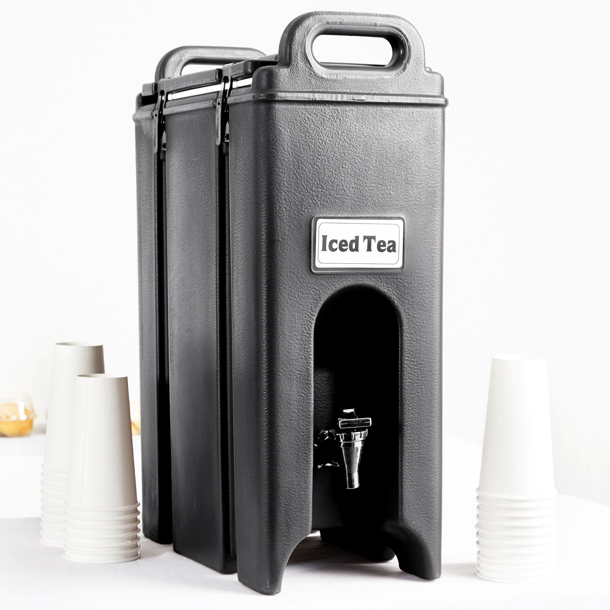 Cambro Insulated Beverage Dispenser (500LCD110, Black)