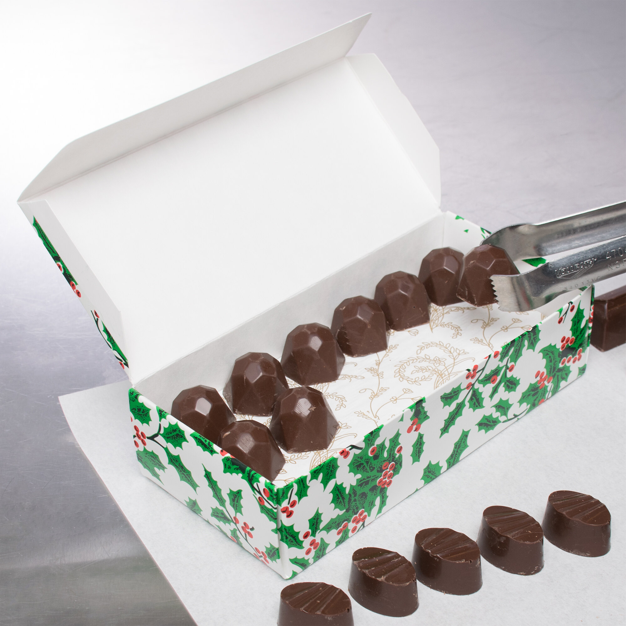 1 lb. Holiday Holly Candy Box (7 1/8" x 3 3/8" x 1 7/8") - 250/Case