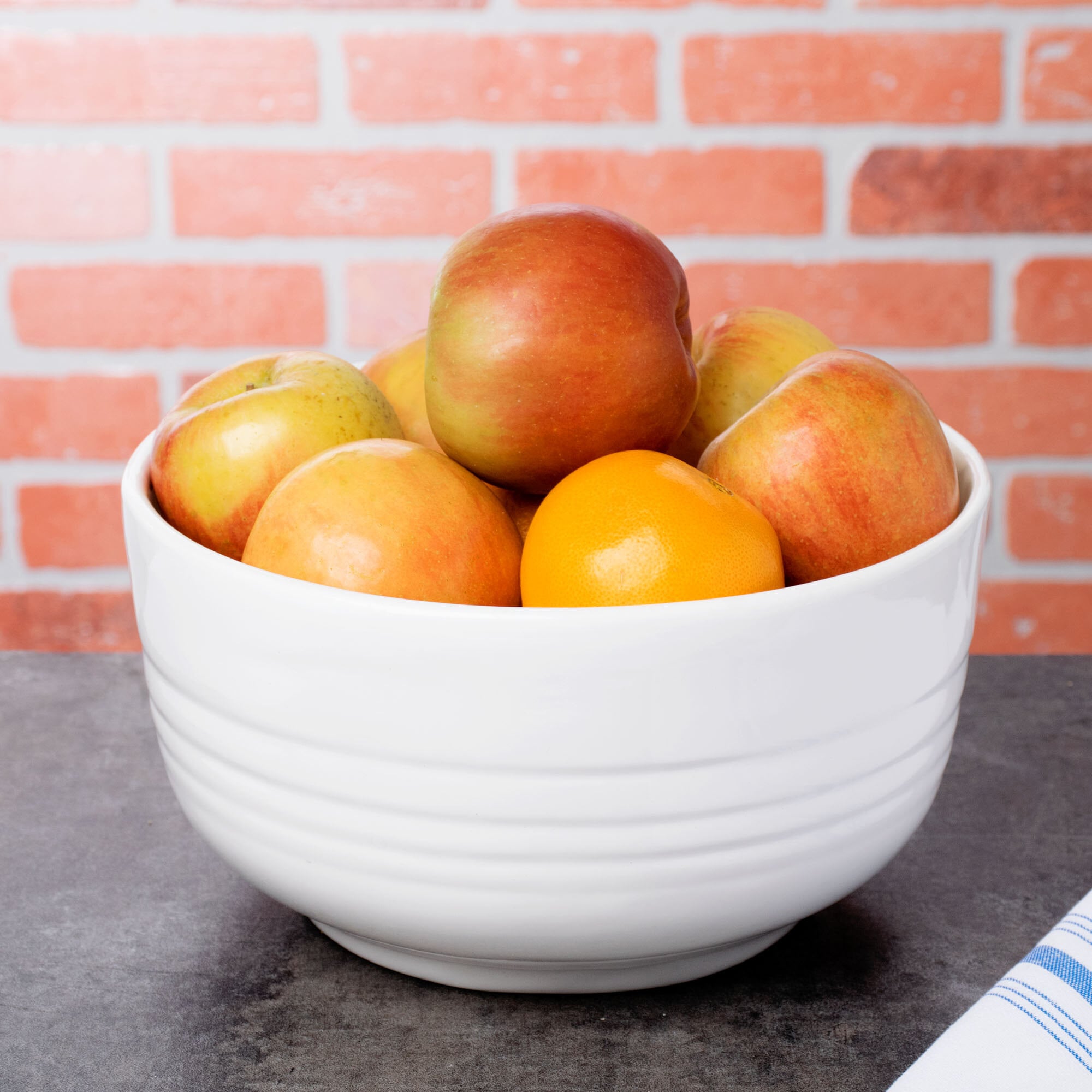 Tablecraft CW3170W 3.5 Qt. White Cast Aluminum Fruit Bowl